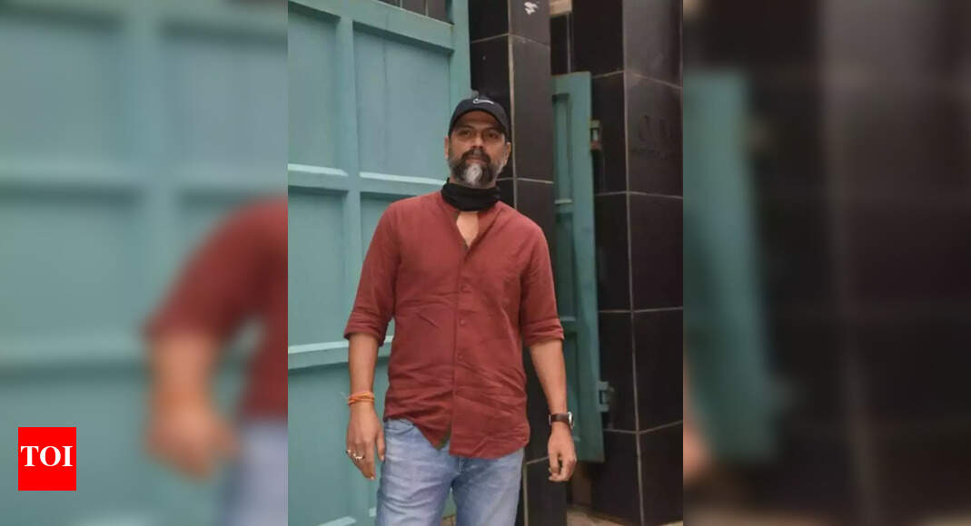 'Luka Chuppi' director Laxman Utekar's father passes away | Hindi Movie ...