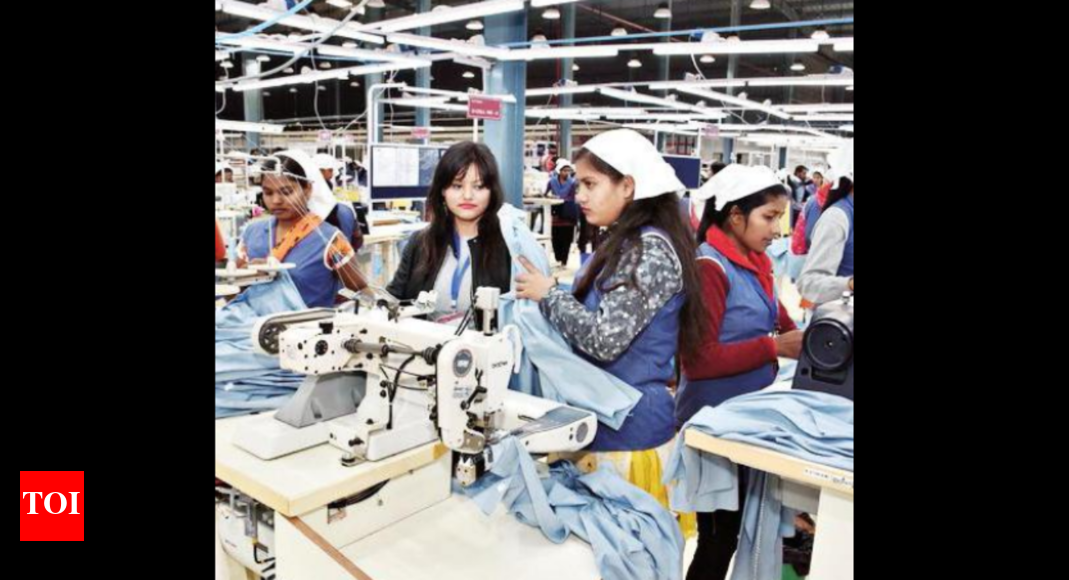 Crisis looms: Gujarat's textile industry slashes production | Ahmedabad ...