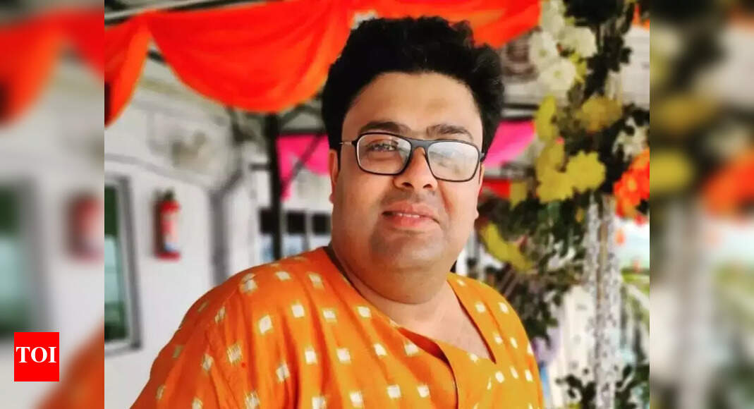 Ambarish Bhattacharya to play Ajit in Dev starrer ‘Byomkesh O Durgo Rahasya' - Times of India