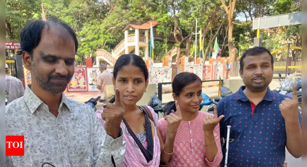Blind couples walk in together to cast vote in Bengaluru | Bengaluru ...