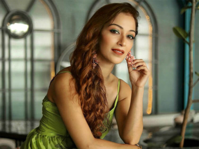 Sunayana Fozdar inspires fans with a thoughtful message about self ...