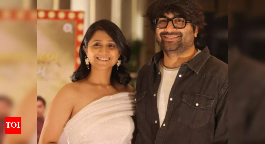 Actor Malhar Thakar shares a sneak peak from the success bash of 'Aum ...