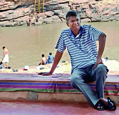 Candidates In Relaxed Mood; Spend Time With Family Members, Supporters ...