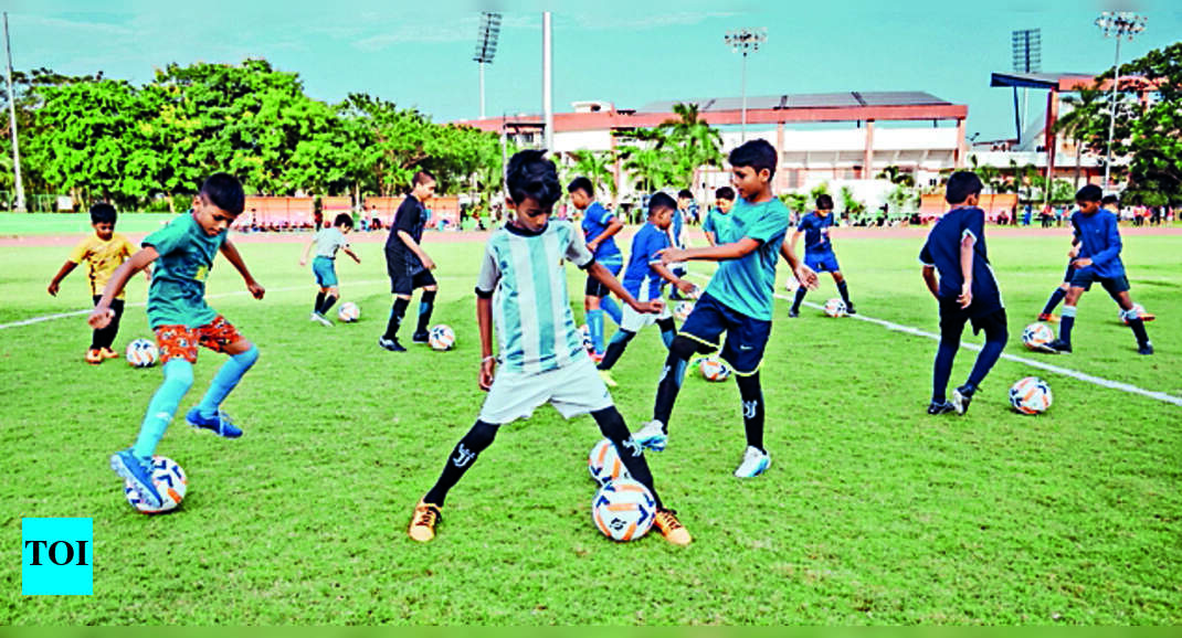 Kids Have A Summer Of Fun Learning Hockey, Football | Bhubaneswar News - Times of India