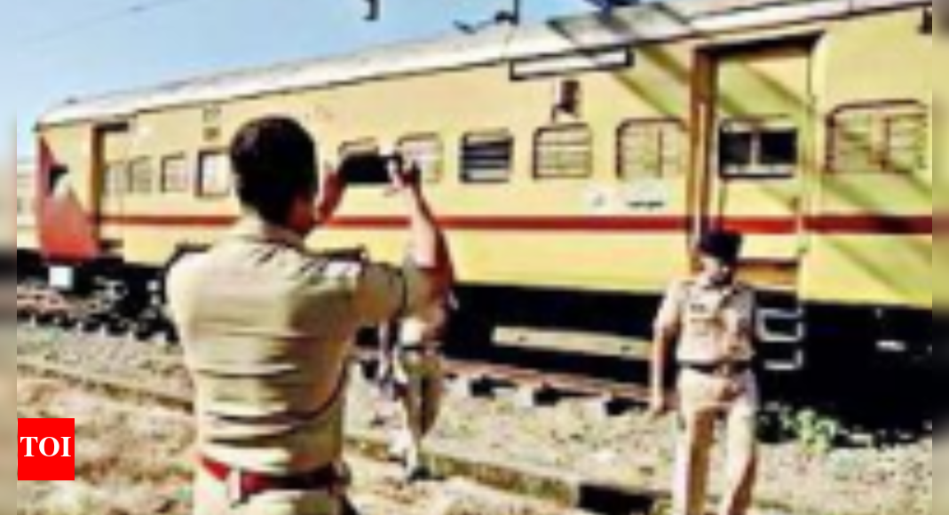 NIA searches around Shaheen Bagh in case related to Kozhikode train arson | Kozhikode News ...