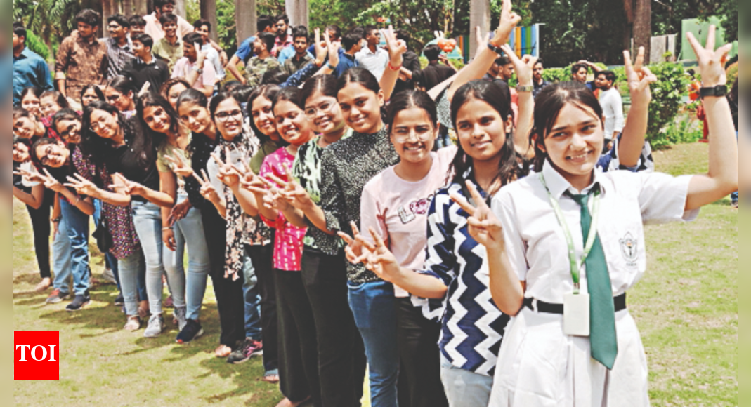 City Girl Panvi Kr Scores 99.4% As Ranchi Outperforms Other Dists ...