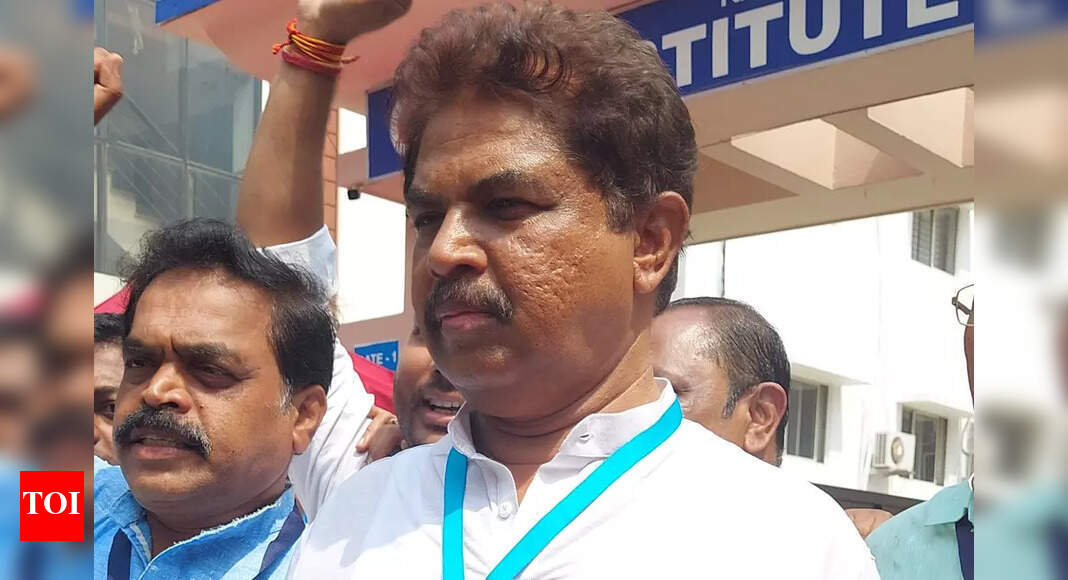 Karnataka election result: BJP's R Ashok congratulates Congress, looks ...