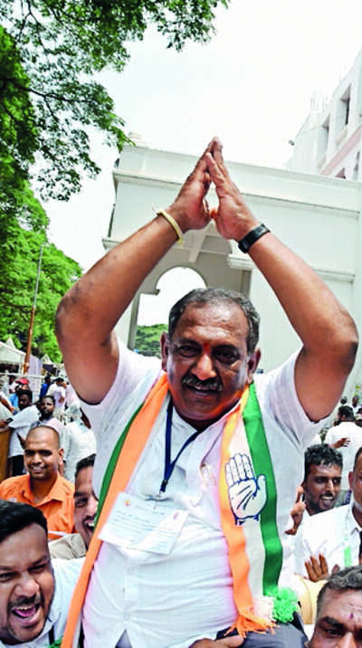 In Twin Dists Siddaramaiah Recreates Magic Gets Cong To Win 11 Of 15 Seats Mysuru News 