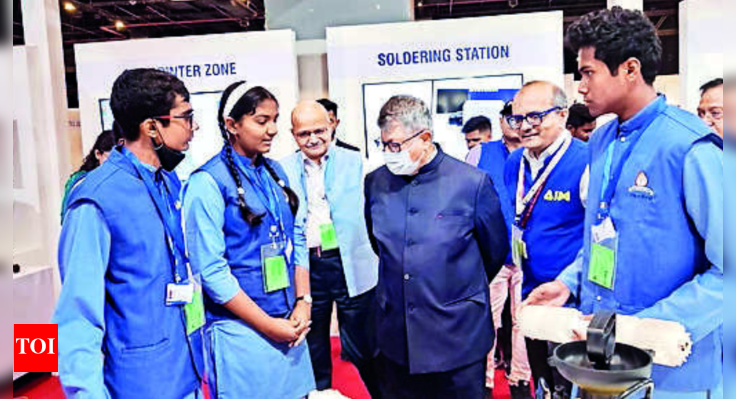 Pune Students Shine At National Technology Day Event In Delhi | Pune ...