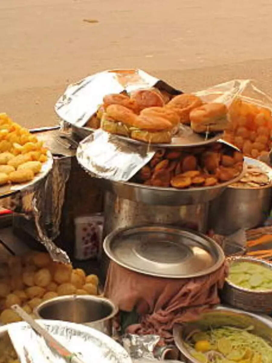 Gol-Gappa to Samosa, 9 Best Street Foods in Order of Calories and ...