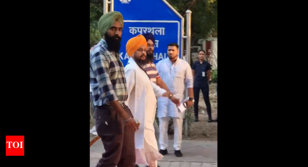 Akal Takht jathedar Giani Harpreet Singh's attendance at Raghav Chadda ...