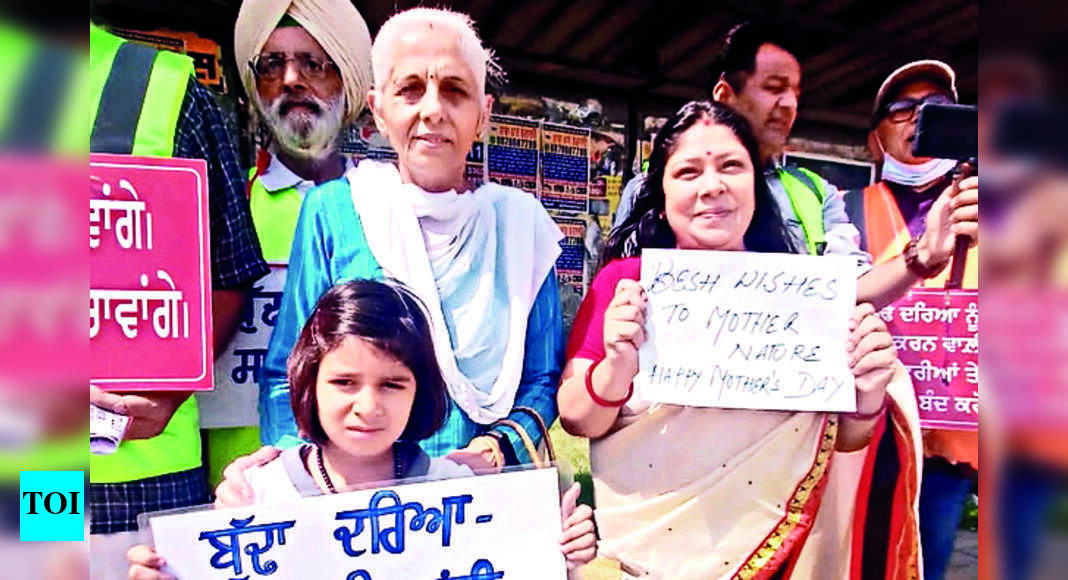 City Women Join In Weekly Foot March To Save Buddha Nullah | Ludhiana ...