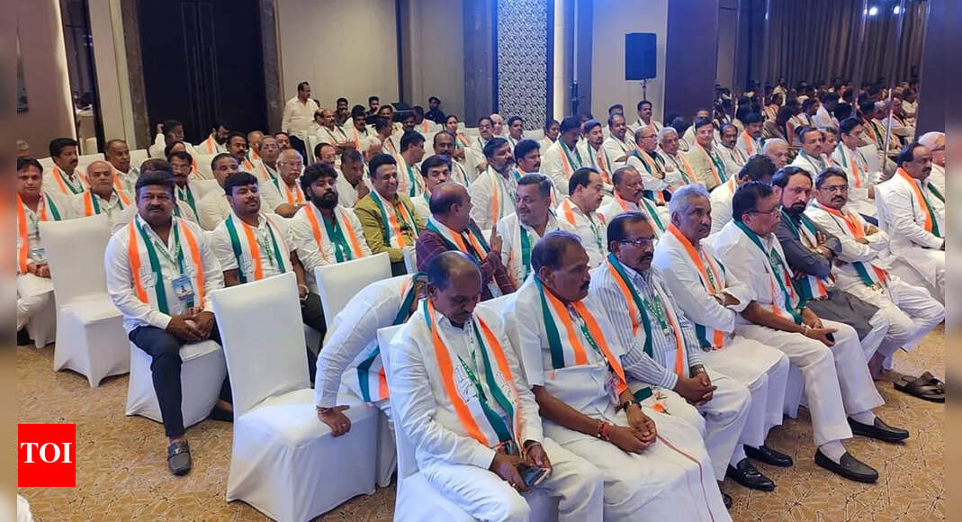 CLP voted through secret ballot in Karnataka to choose new CM ...