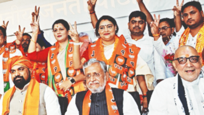 Jd(u) Distributing Mutton-rice,liquor To Woo People: Samrat | Patna ...