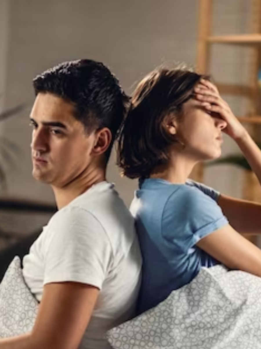 Signs You Are Dating An Emotionally Immature Person | Zoom TV