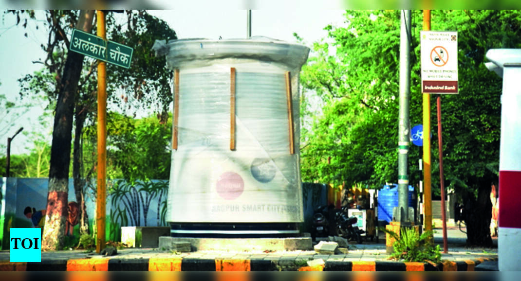 Smart Traffic Booths Yet To Open, Cops Stand Under Scorching Sun ...