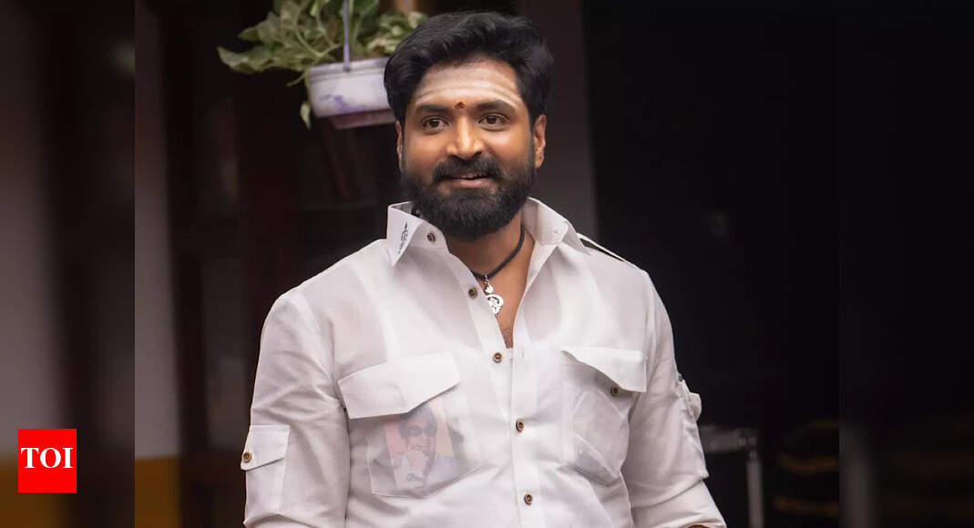 Popular TV actor Senthil to play legendary actor MGR's fan in upcoming show 'Anna'? - Times of India