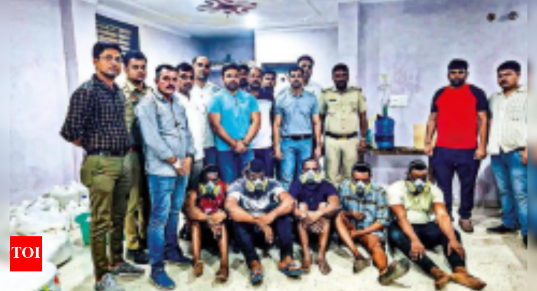 Gang that cooked meth in house sold 220kg of drugs worth Rs 1,000 crore ...