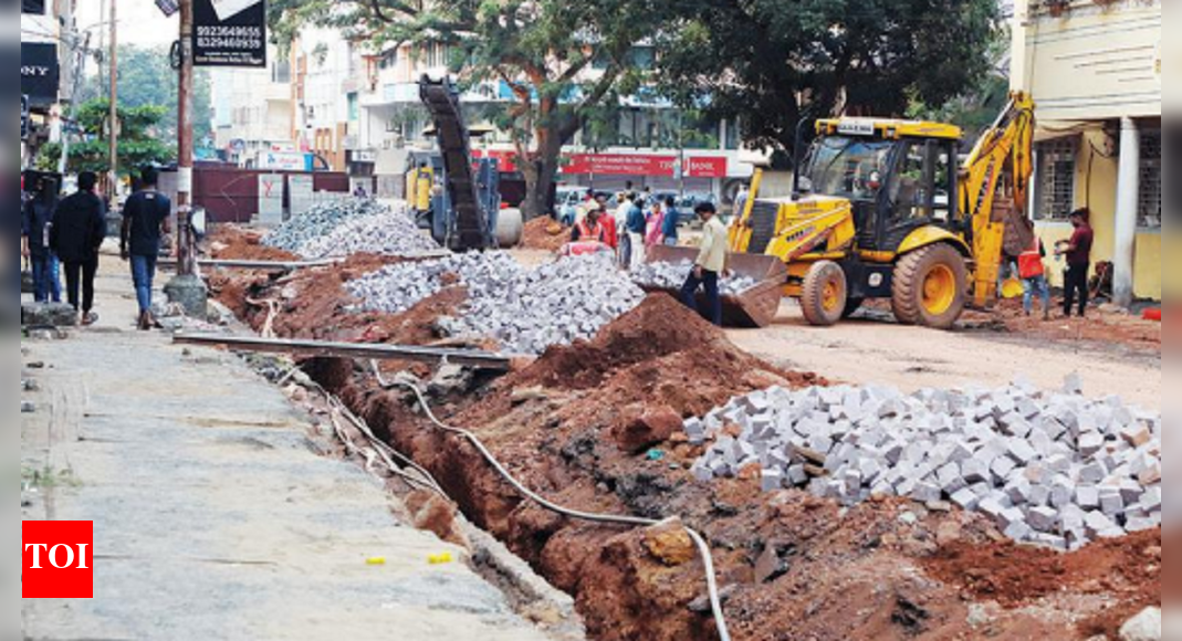 CM directs govt depts to complete all Smart City works by mid-June ...