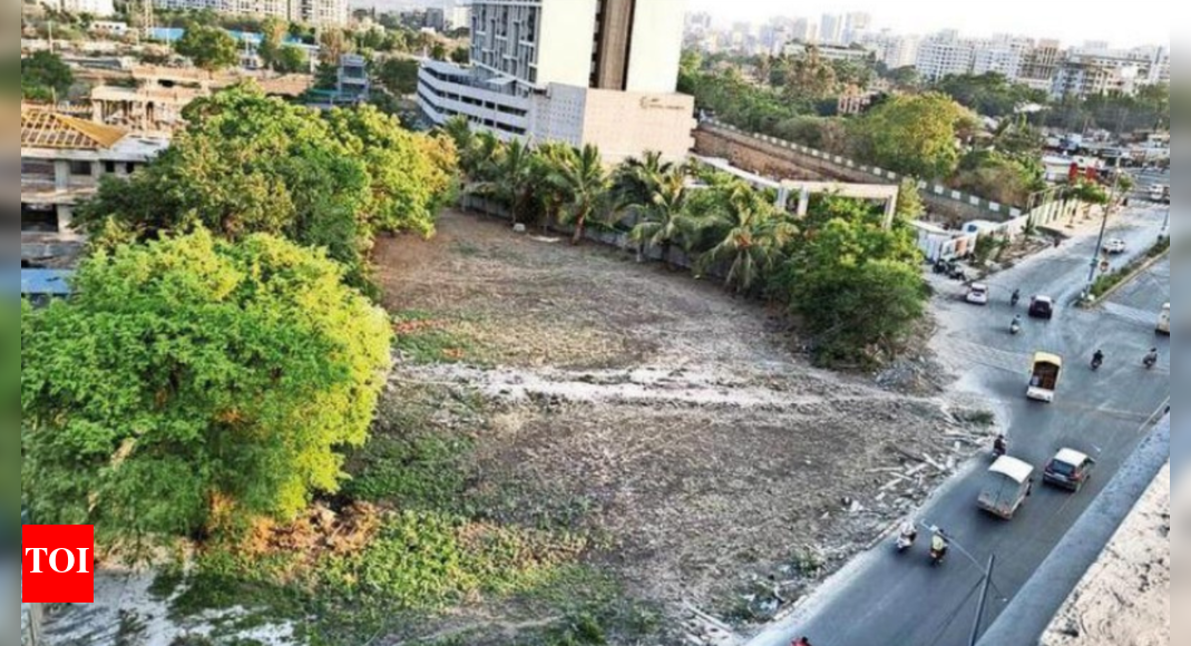 Road-widening likely to ease traffic congestion around Bhumkar Chowk ...