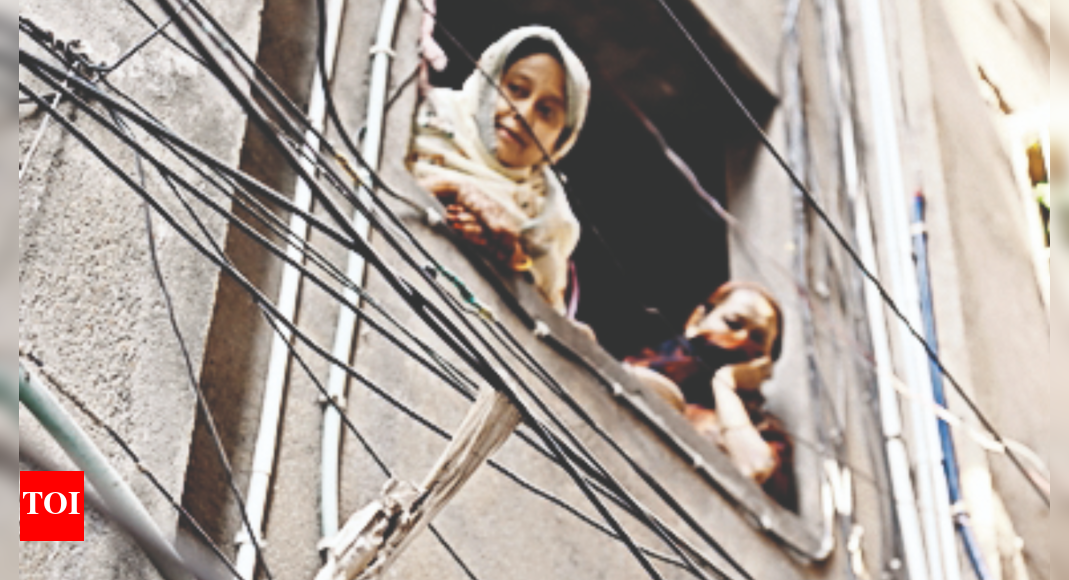 Cesc: Police-kmc-cesc Drive Continues Against Hooking | Kolkata News ...