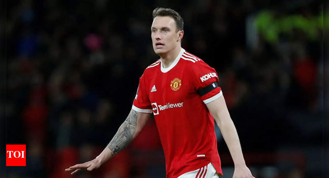 Manchester United defender Phil Jones to leave club after 12 years ...
