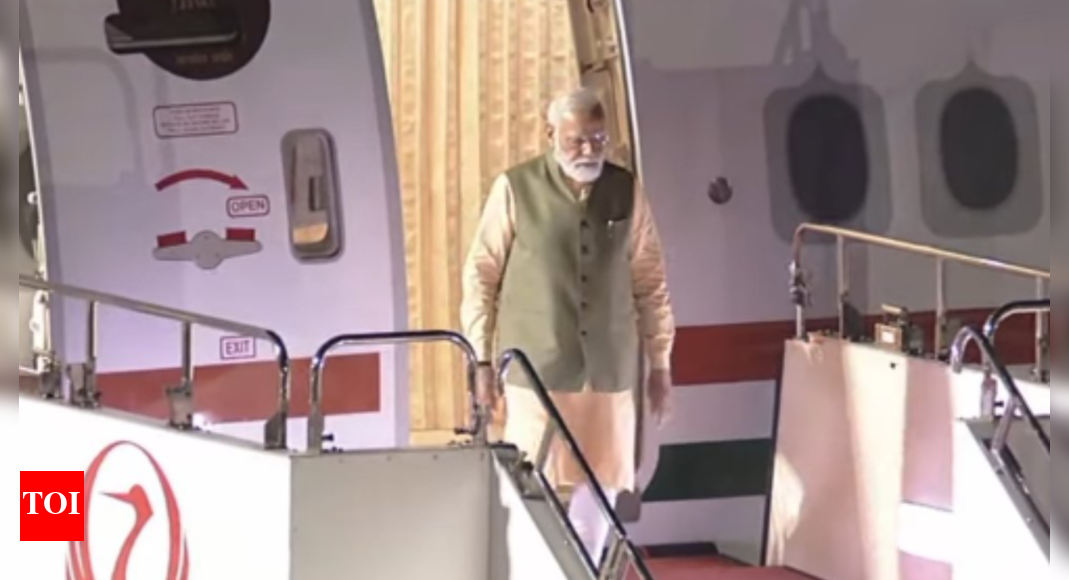 Prime Minister Narendra Modi arrives in Hiroshima for G7 and Quad ...