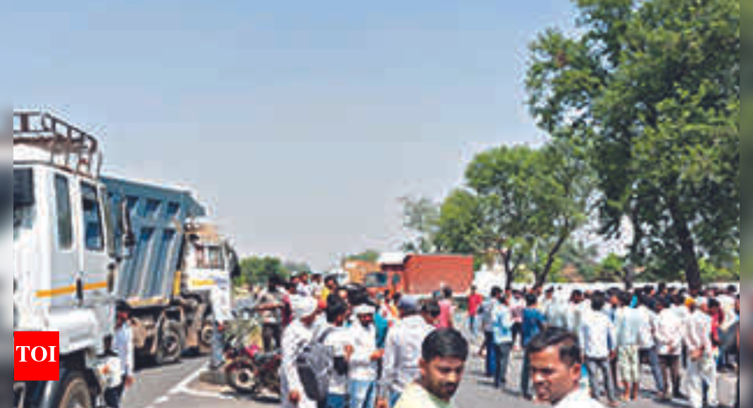 Killers take Rs 10k to kill student outside school in UP | Agra News ...