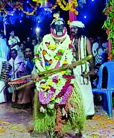 Kola: Bhoota Kola Ritual Enters North Karnataka Region | Hubballi News ...
