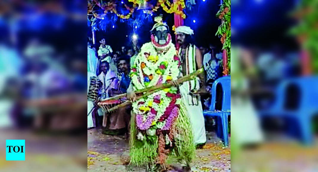 Kola: Bhoota Kola Ritual Enters North Karnataka Region | Hubballi News ...