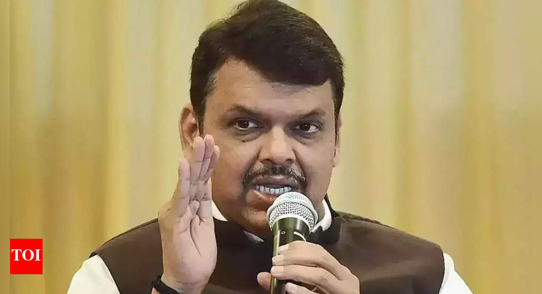 Saamna attacks Fadnavis over SIT for Trimbakeshwar incident | Mumbai ...
