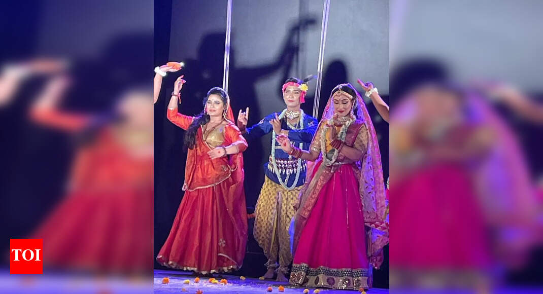 Choreographer Avirup Sengupta organises dance drama with Rituparna ...