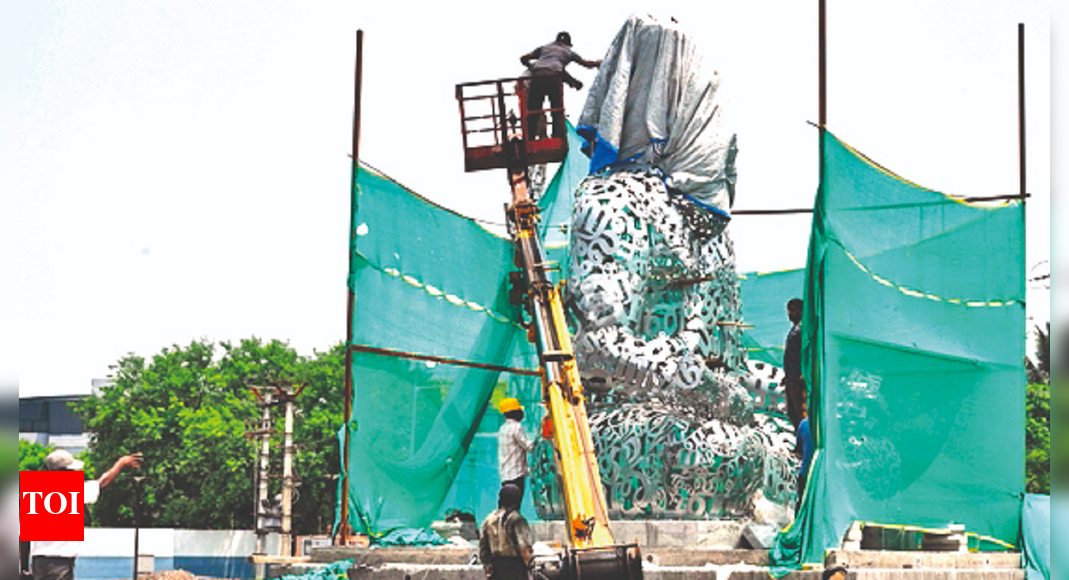 Thiruvalluvar: Thiruvalluvar Statue To Adorn Kurichi Lake | Coimbatore ...