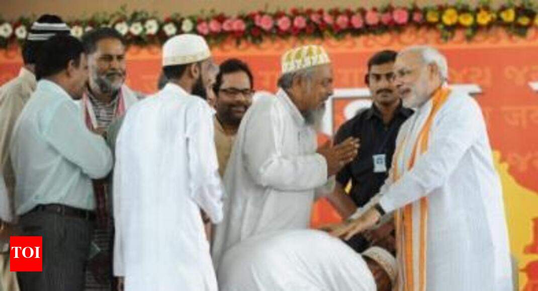 Narendra Modi refuses to put on 'skull cap' offered by Muslim cleric ...