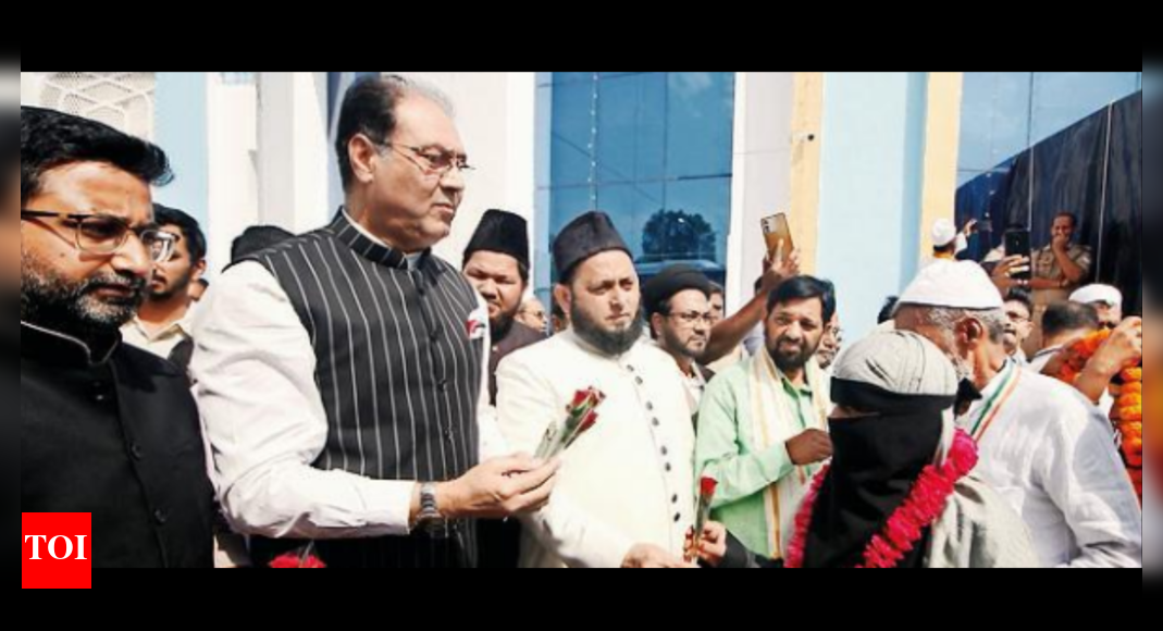 Haj: 1st Batch Of Haj Pilgrims Departs, Saudi Crown Prince To Welcome | Lucknow News - Times of ...