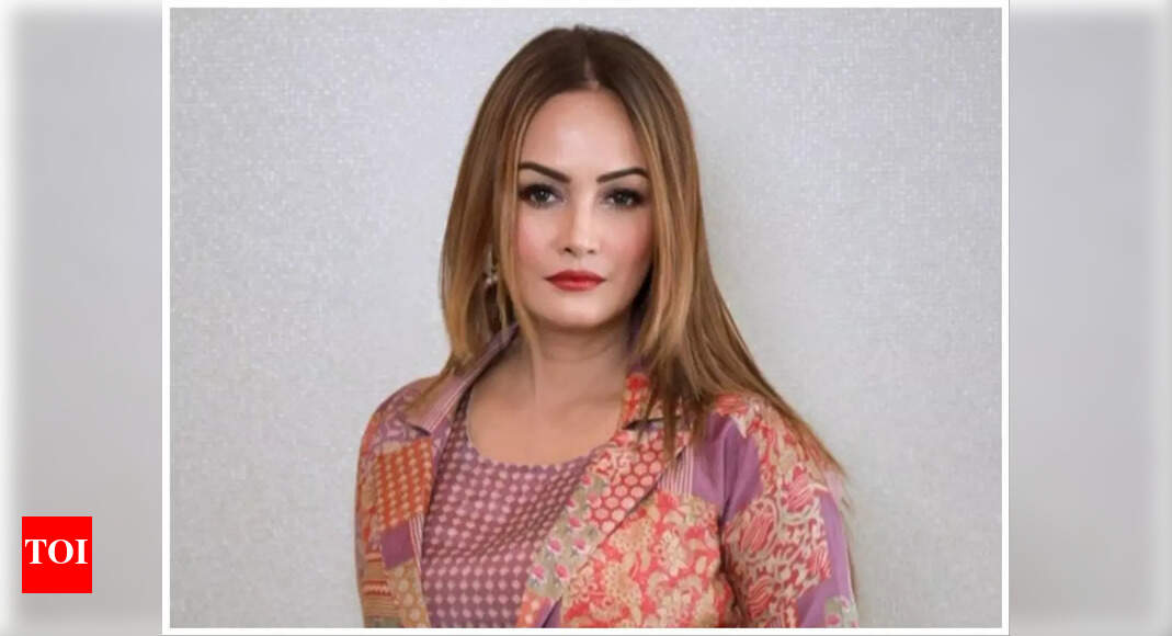 Break ke baad, Nisha Rawal returns to Meet: Badlegi Duniya Ki Reet ...