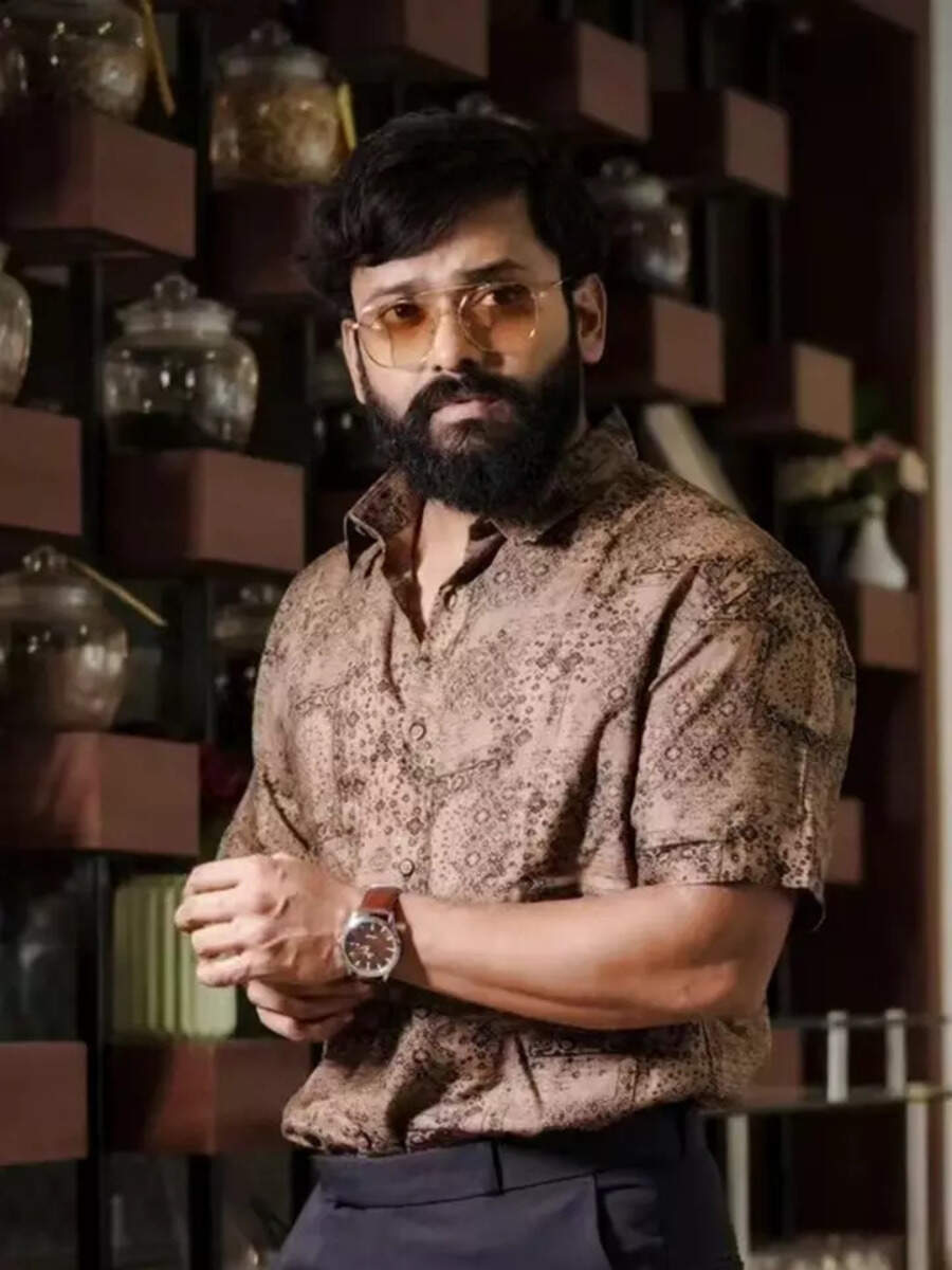 Handsome looks of Manikuttan | Times of India