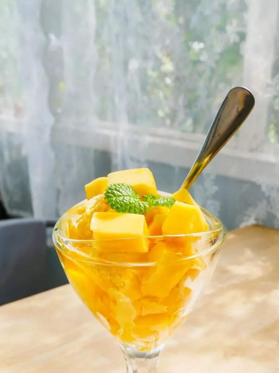 How to make Frozen Mango-Condensed Milk Custard | Times of India