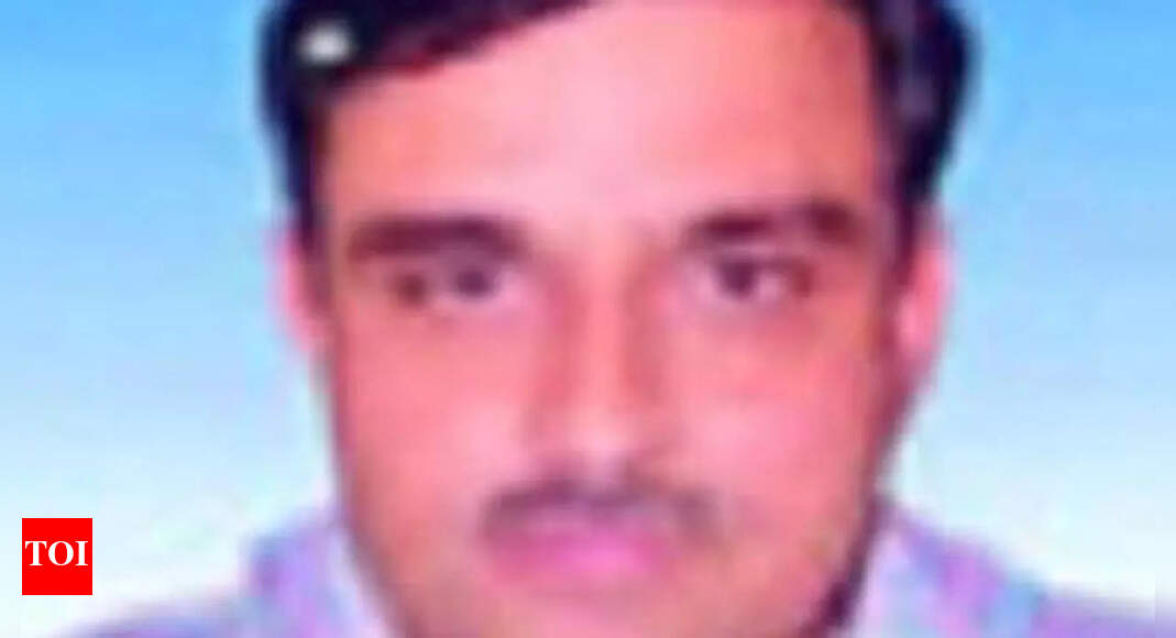 Co-villagers of IAS officer, arrested in graft case, come out in ...