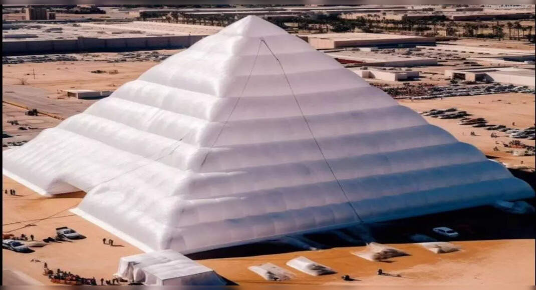 This is incredible! An AI artist creates ‘inflatable’ images of ...