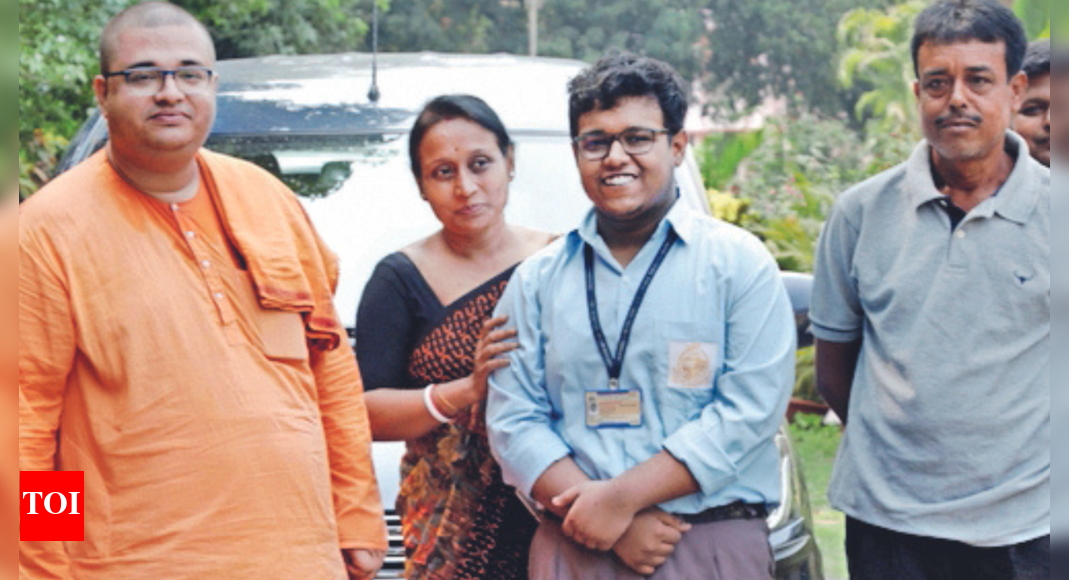 Toppers Score High With Arts, Eco-stats-maths | Kolkata News - Times of ...