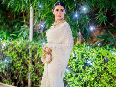 Kavya Gowda looks elegance personified in an all-white saree; see pics ...