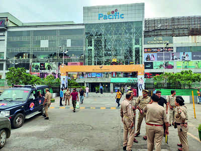Police Raid Spas At Pacific Mall; 7 Arrested, 58 Women Rescued ...