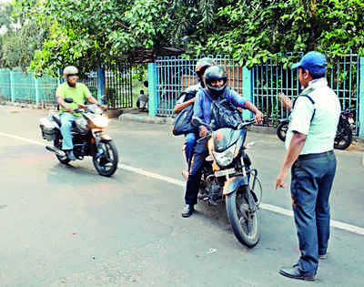Canal-side Roads Made One-way To Unclog Chingrighata, Rule Flouters To ...