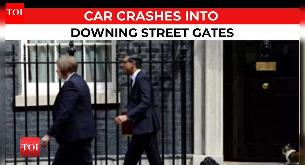 Car crashes into front gates of Downing Street in London outside PM ...