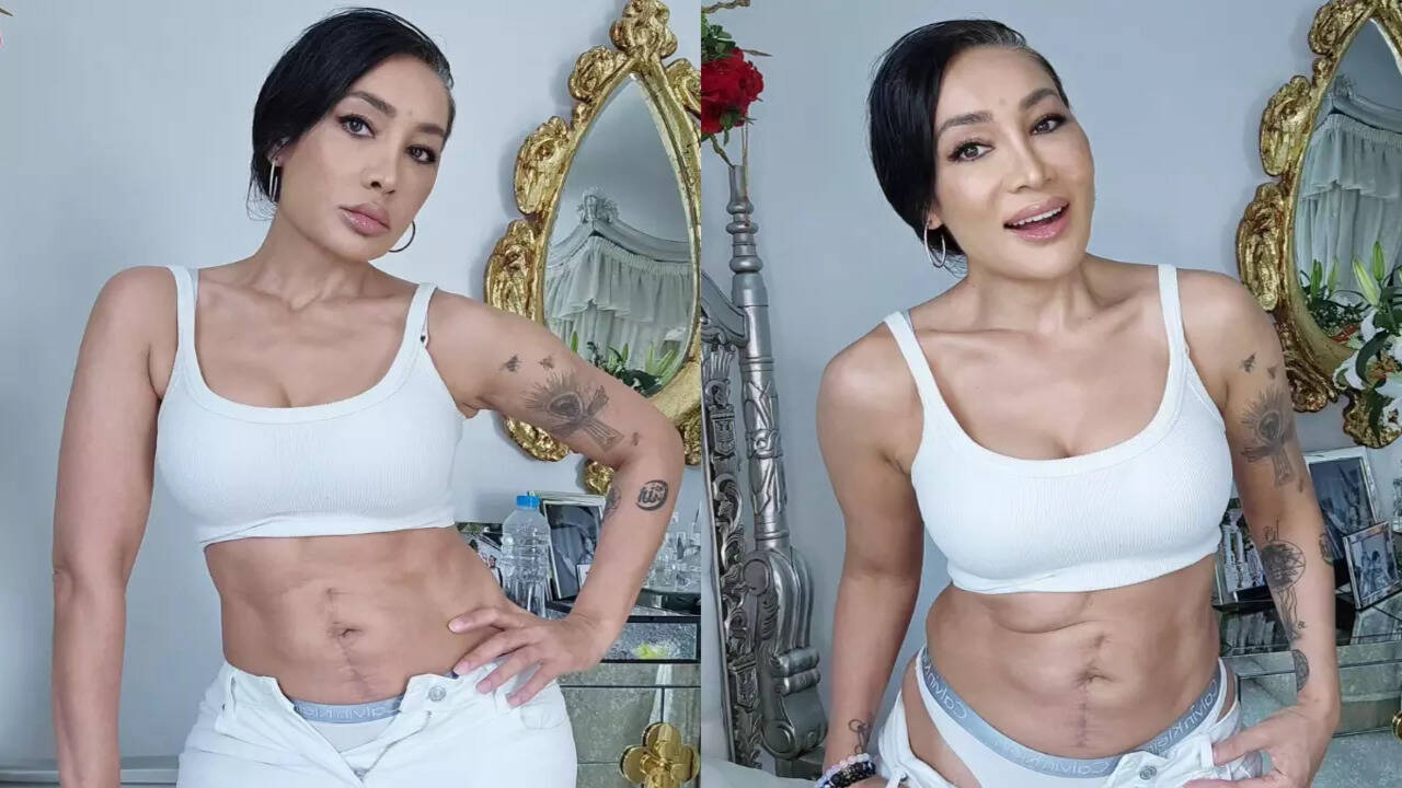 Sassy Sofia Hayat Flaunts Sofia Hayat's Hot Photoshoot