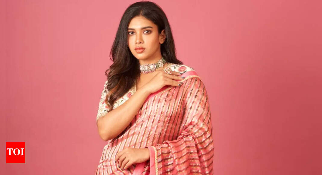 Arulnithi is a dedicated actor, says Dushara Vijayan | Tamil Movie News ...