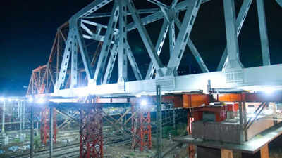 First girder for Vidyavihar ROB successfully launched in Mumbai, project to completed in ...