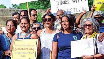 Historian Ramachandra Guha moved by wrestlers' protest; Arjuna awardees ...