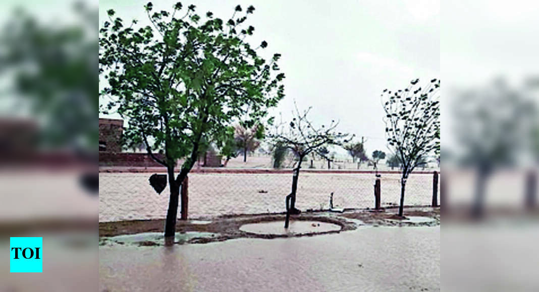 Sandstorm, Heavy Rains Hit Jaisalmer | Jaipur News - Times of India